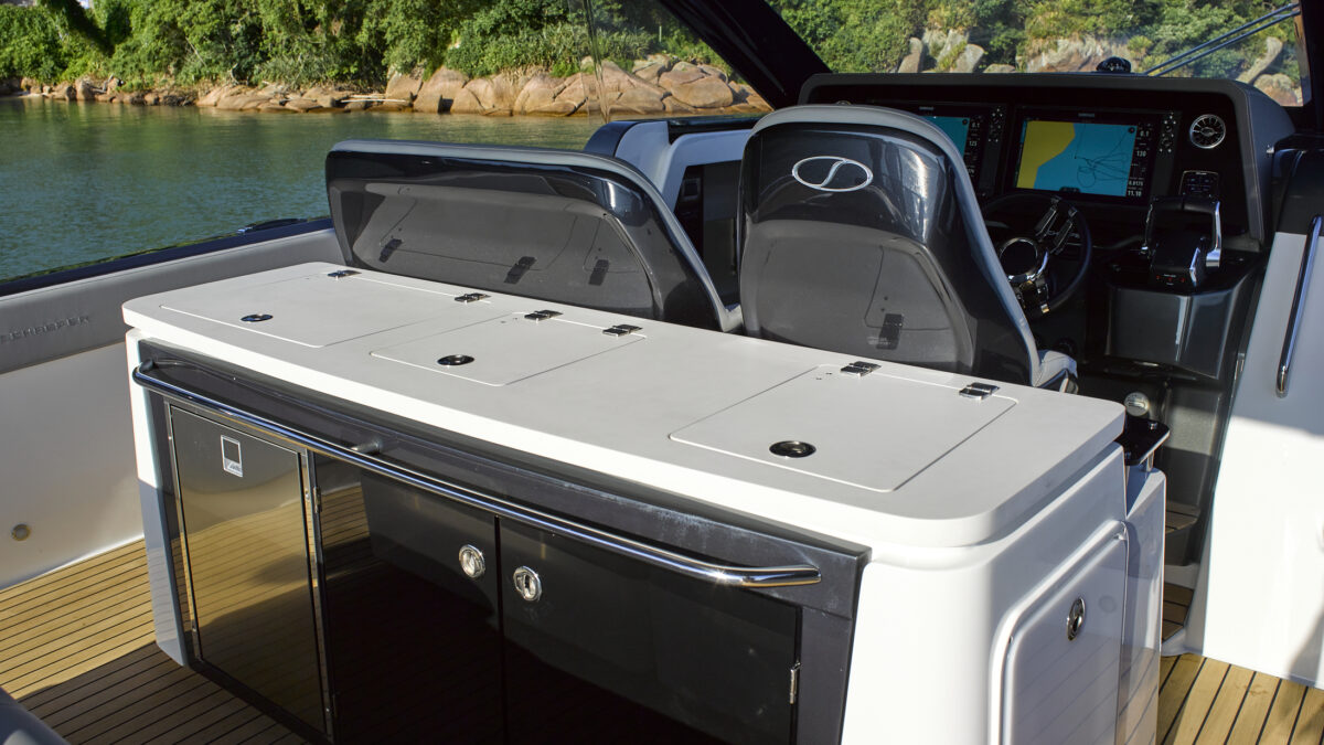 V44 – Schaefer yachts