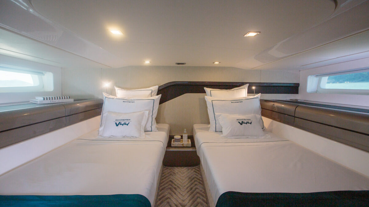 V44 – Schaefer yachts